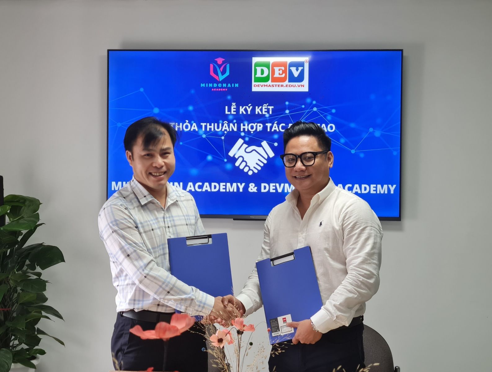 Ký kết Thoả thuận hợp tác giữa MindChain Academy & Devmaster Academy | DEVMASTER